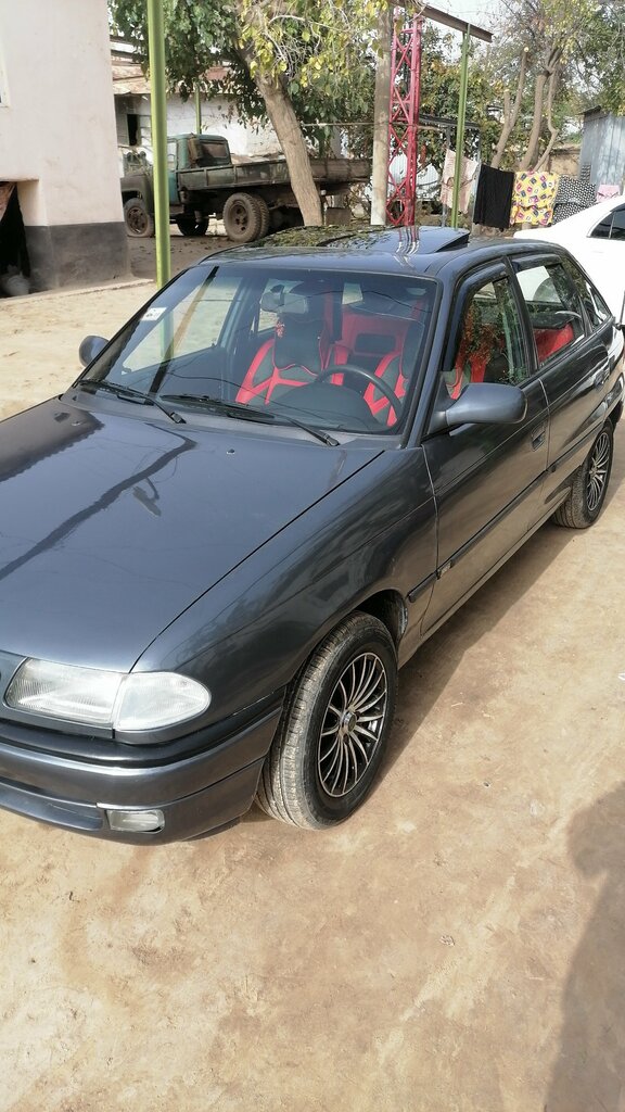 Otomobil pazarları Авторынок, Rudaki Bölgesi, foto