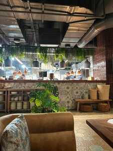 Tone (Pervomaiskaya Street No:67/1, Ufa), restoran  Ufa'dan