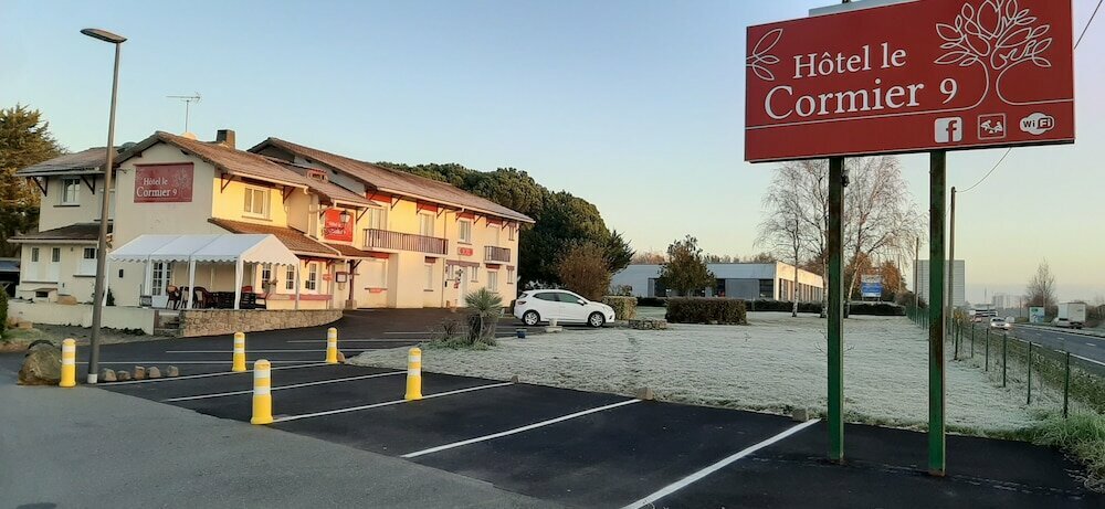 Otel Hotel Le Cormier 9, Cholet, foto