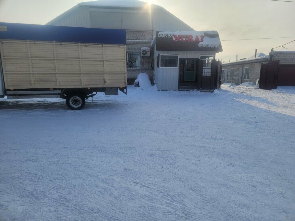 Market Nurai, Semey, foto