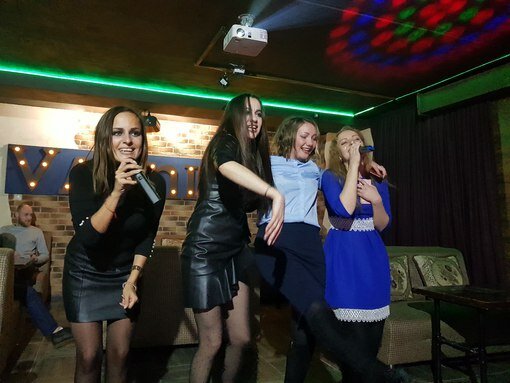 Karaoke kulüpleri Varnika, Şçerbinka, foto