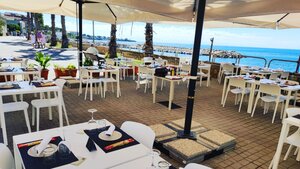 Ristorante La Lisca (Largo Plebiscito No:27, Civitavecchia), bar  Civitavecchia'dan