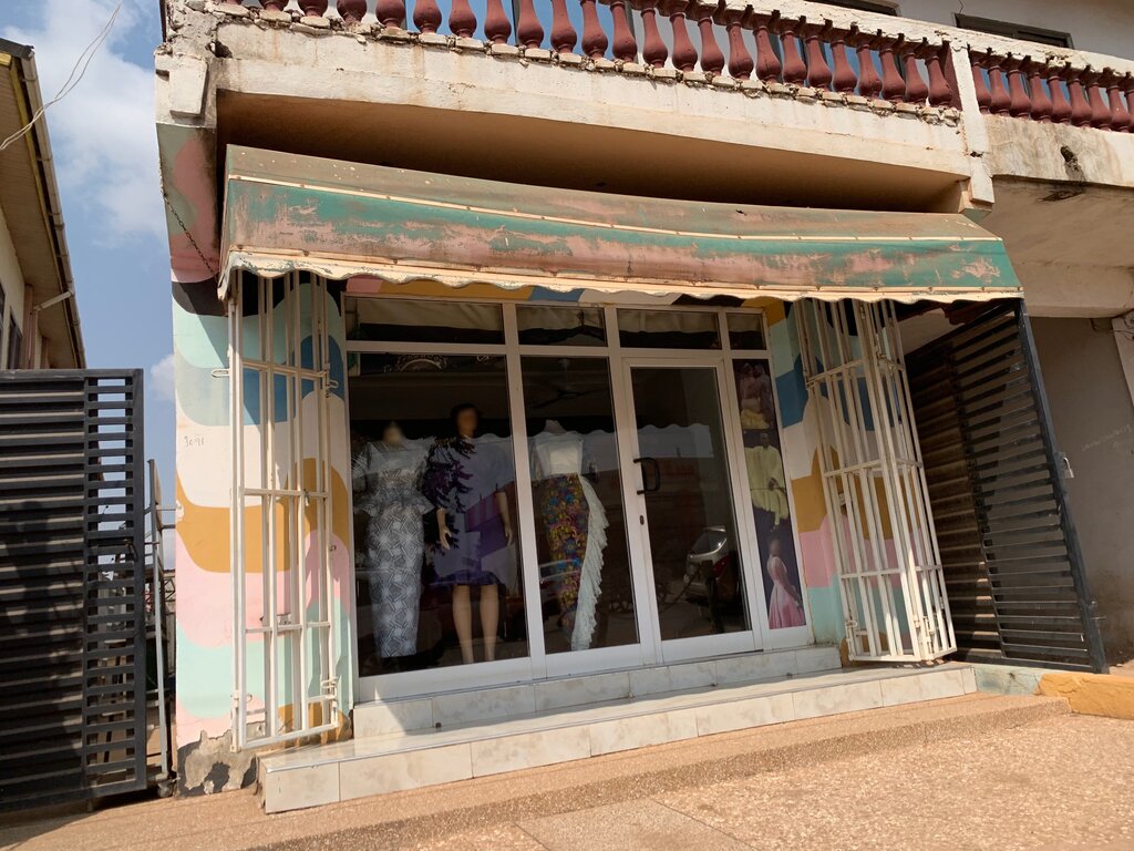 Giyim mağazası Anne’s Collection, Dünya, foto