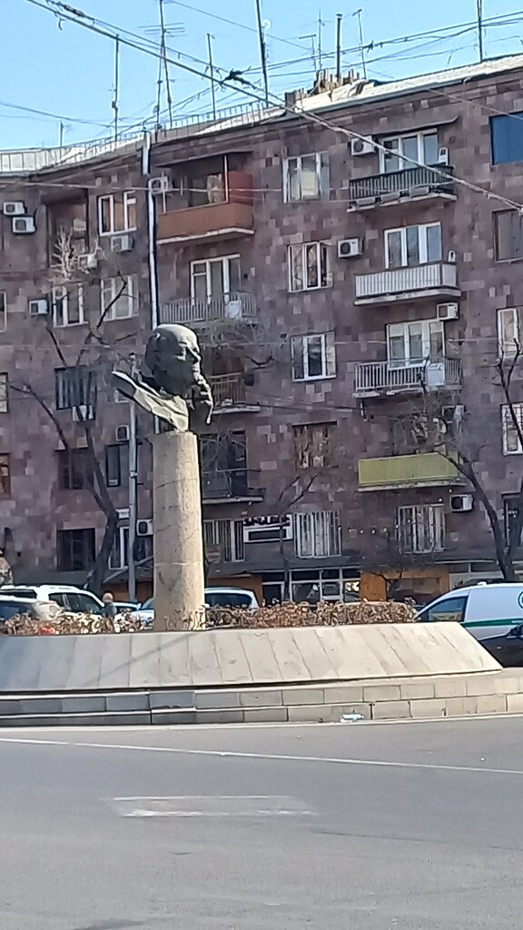 Anıt, heykel Andrey Saxarov, Erivan, foto