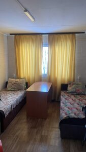Hotel Semeynaya (No:16, rayon Yuzhnaya Zhilaya Chast, mikrorayon Solnechny, kvartal Krasnogradskiy), otel  Novy Urengoy'dan