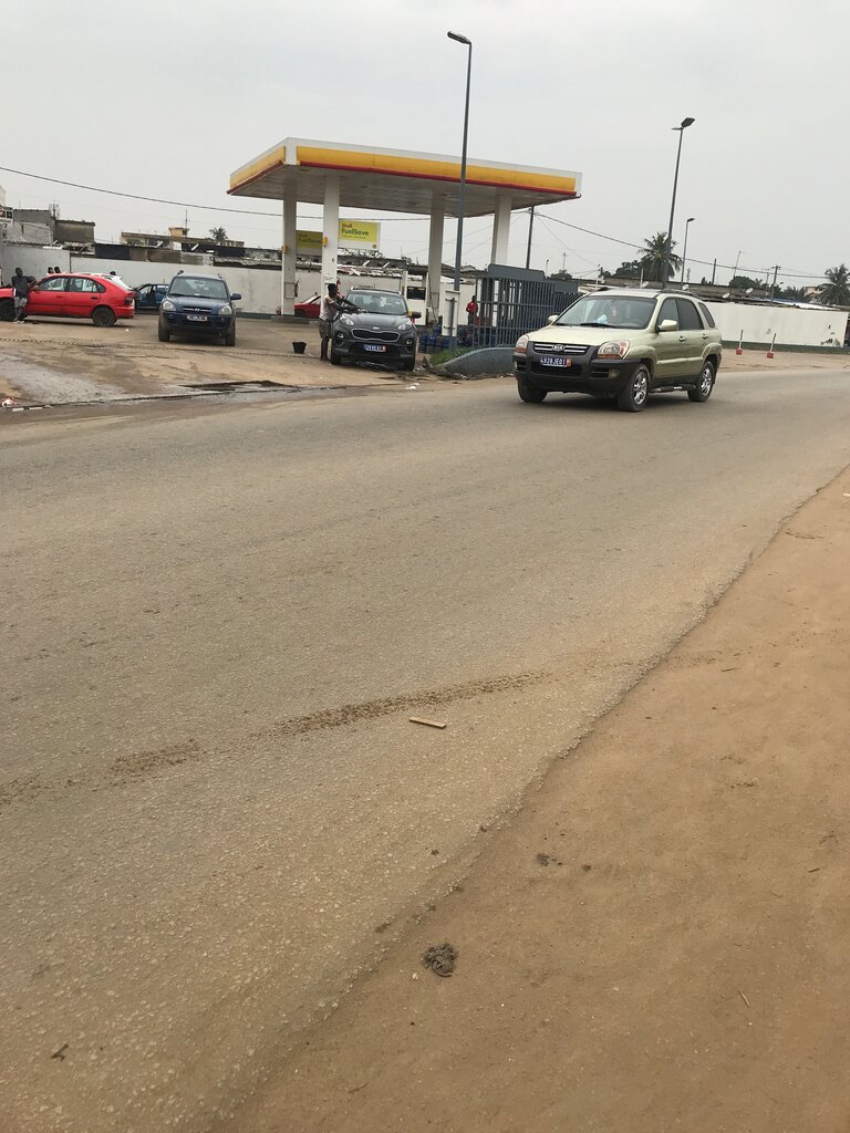 Benzin istasyonu Station Shell, Abican, foto