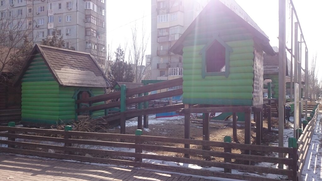Oyun alanı Теремок, Astrahan, foto