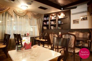 Charlie coffee & waffles (Chernyshevskogo Street No:75, Ufa), restoran  Ufa'dan