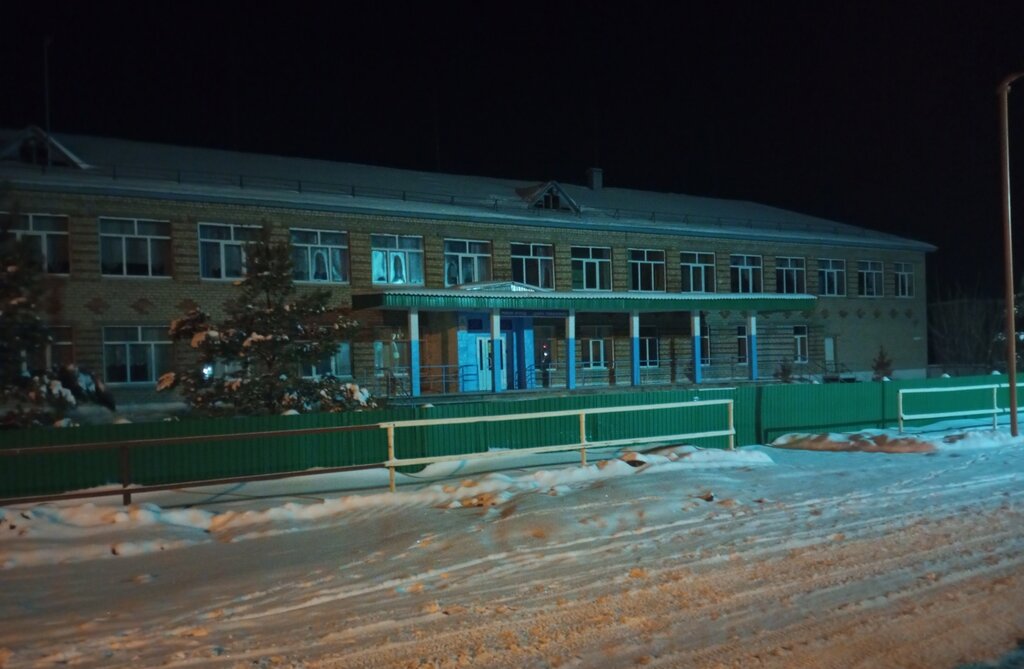 Ortaokul SOSh s. Irnykshi, Başkurdistan, foto