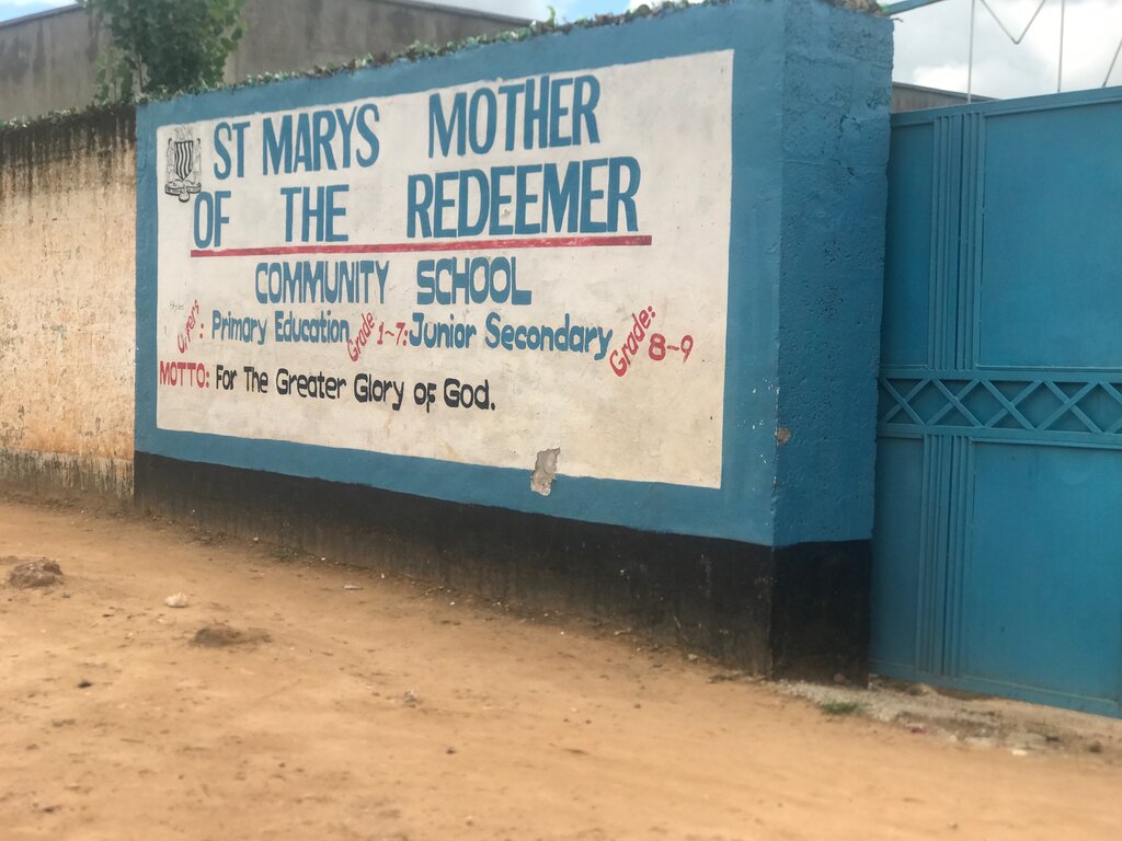 Ortaokul St. Mary is Mother of the Redeemer Community School, Lusaka, foto