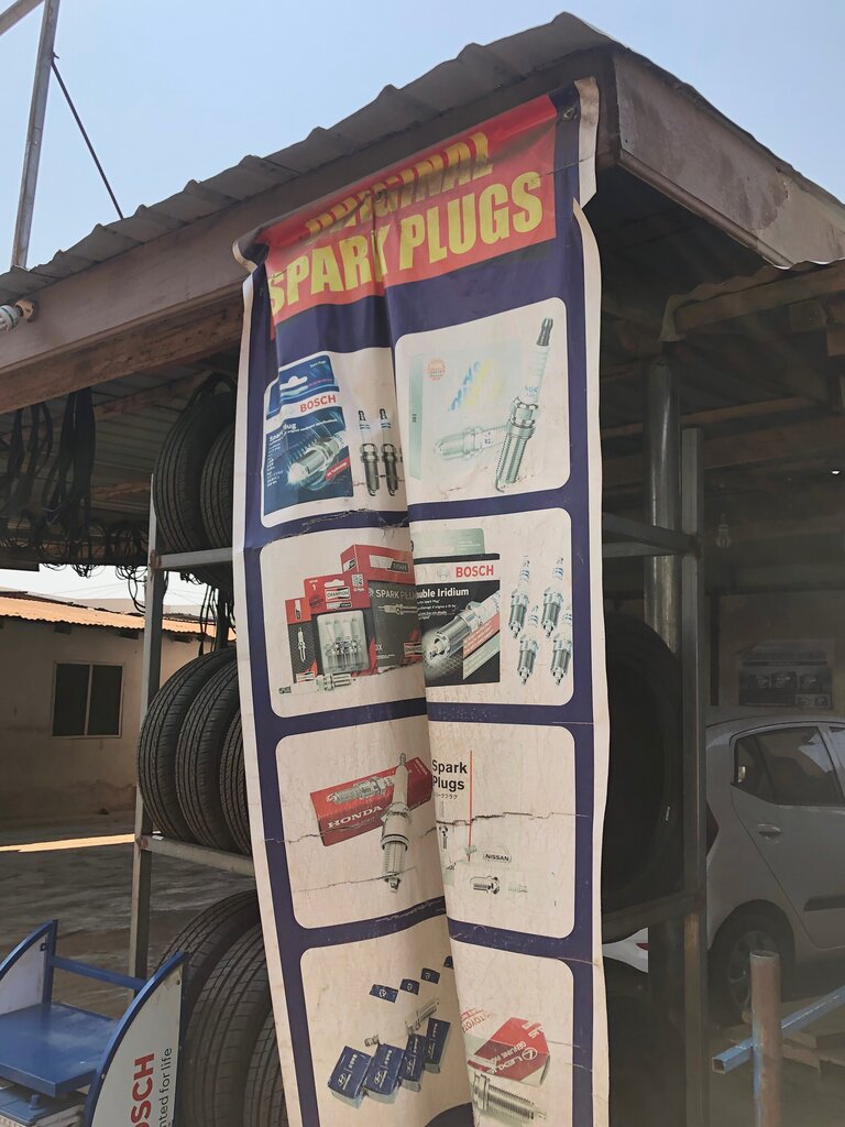Jant ve lastikçiler Original Spark Plugs, Dünya, foto