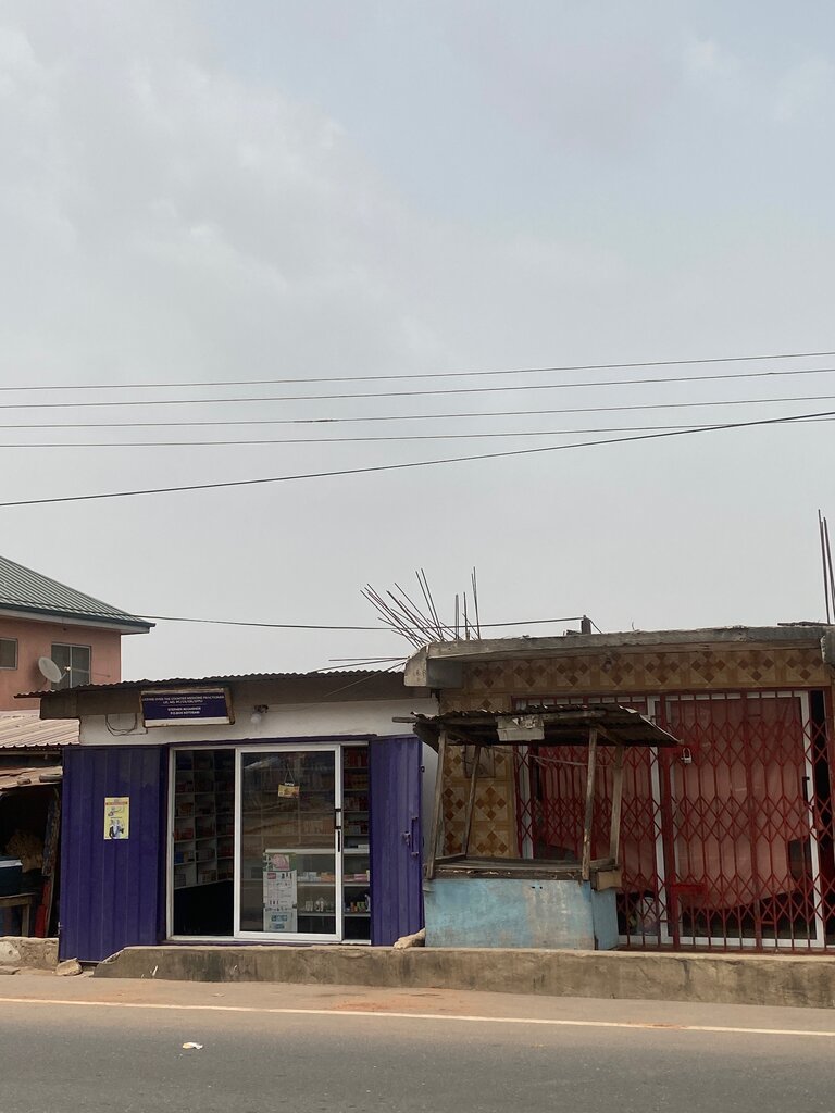 Eczaneler Stephen Adjannor Licensed Over The Counter Medicine Seller, Akra, foto