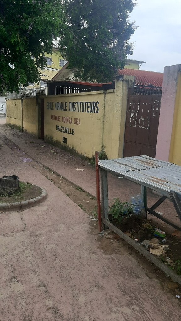 Üniversiteler École Normale des Instituteurs, Brazzaville, foto