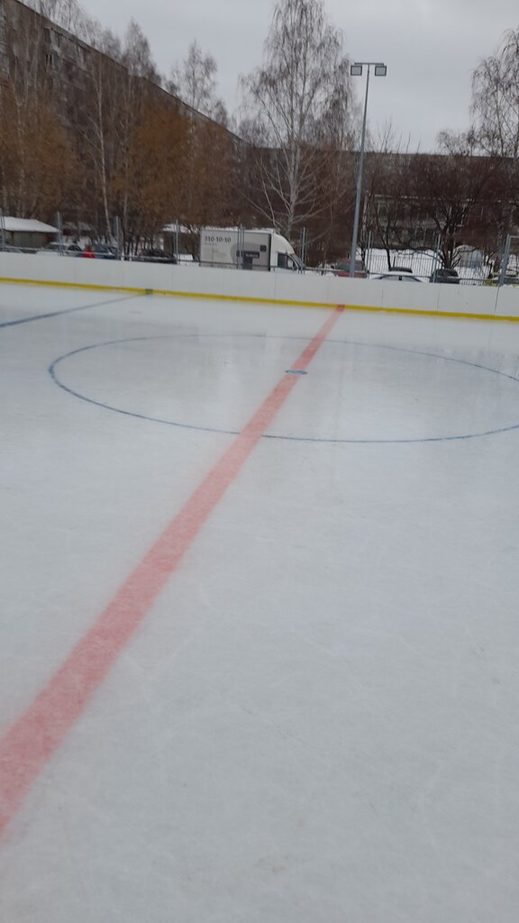 Buz pateni pistleri Ice rink, Yekaterinburg, foto
