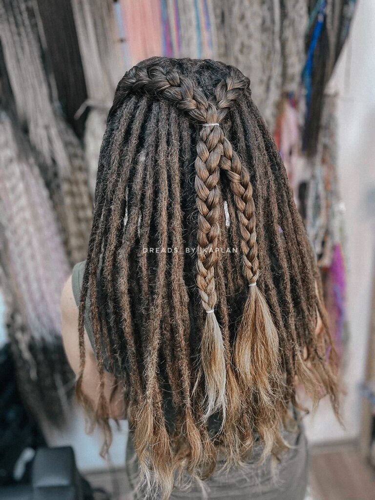 Güzellik salonu Anna Kaplan's workshop - dreadlocks, braids, braids, Saint‑Petersburg, foto