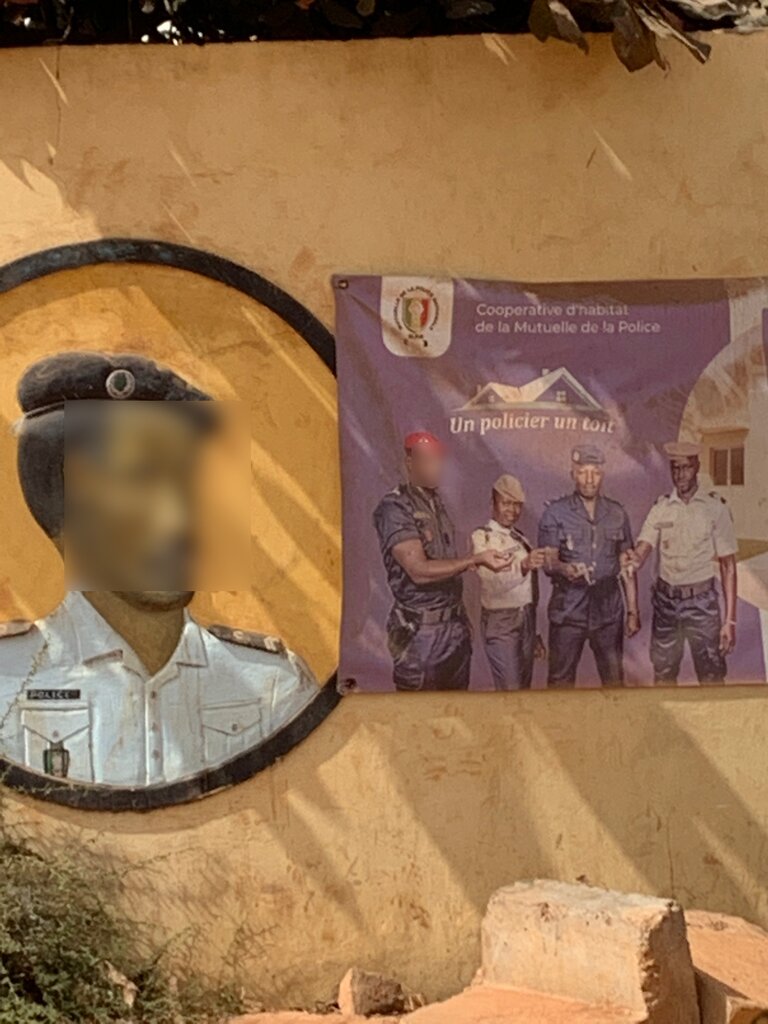 Polis merkezleri Police Des Parcelles Assainies, Dakar, foto