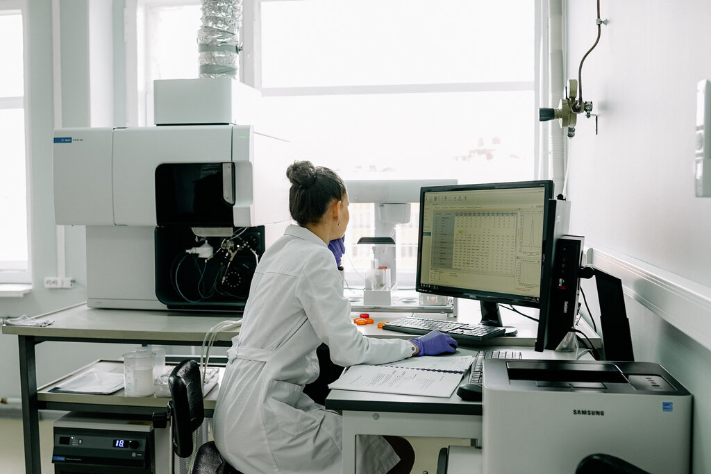 Bilim araştırma enstitüsü Gidrometallurgiya, Saint‑Petersburg, foto