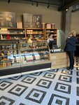 De Paris (ulitsa Sakko i Vantsetti No:50к3), kahve dükkanları  Vladimir'den