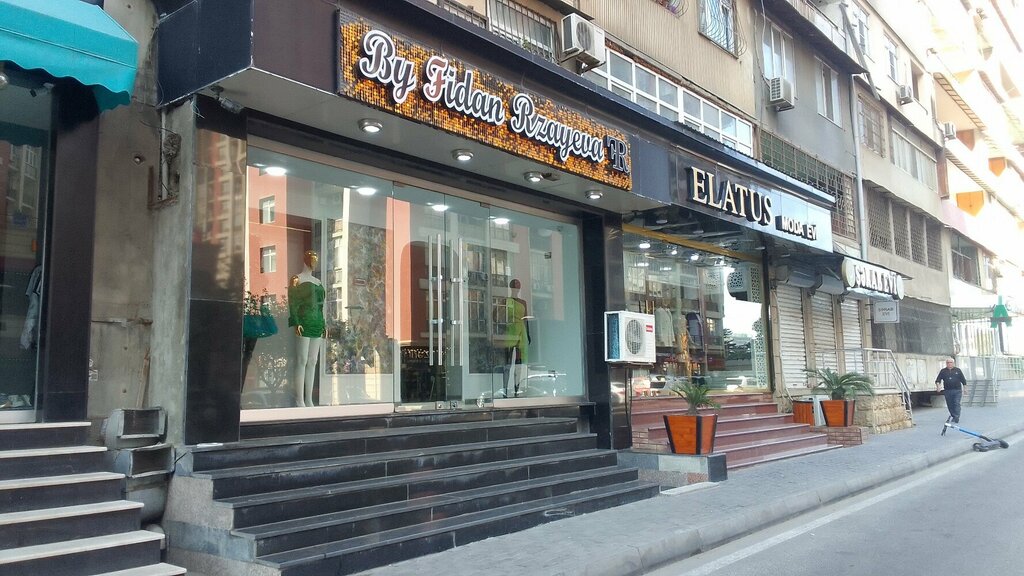 Giyim mağazası F Couture by Fidan Rzayeva, Bakü, foto