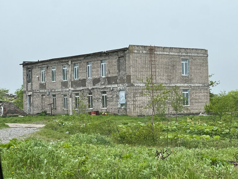 Ortaokul Средняя общеобразовательная школа, Sahalin Bölgesi, foto