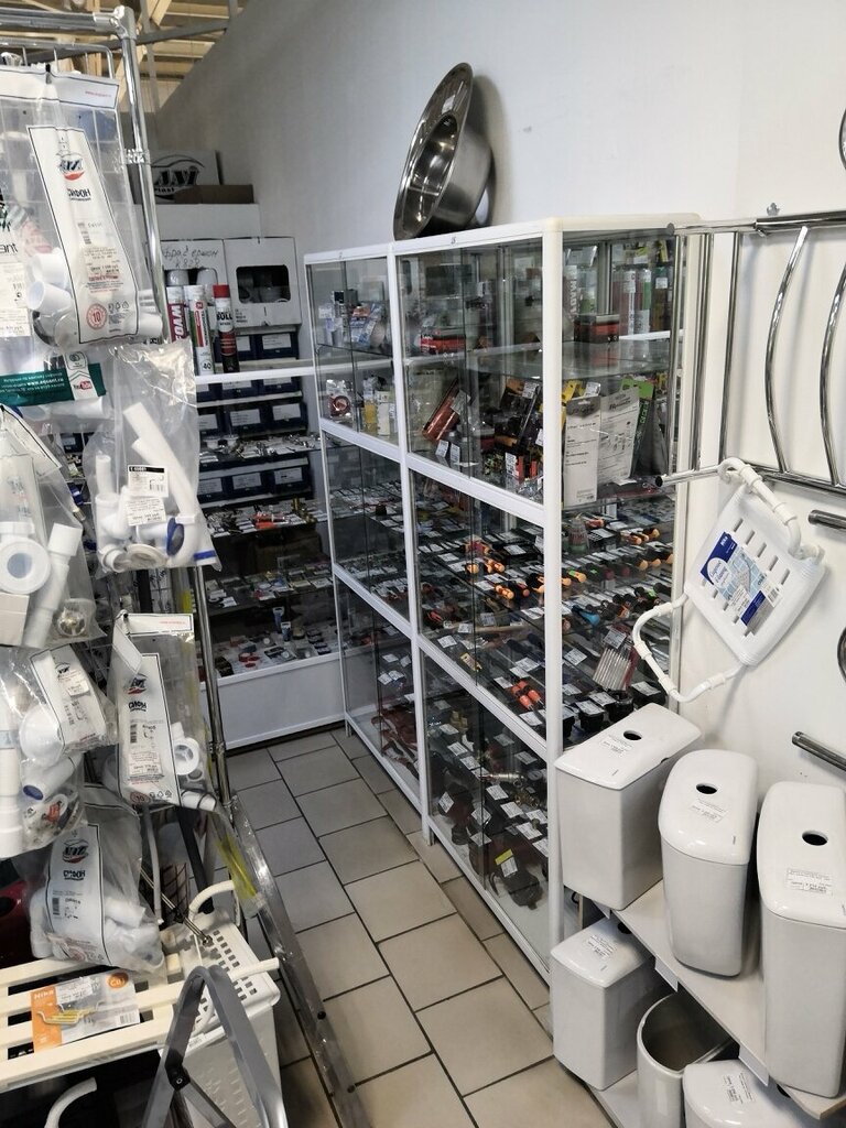 Banyo ve klozet mağazaları Yuny santekhnik, Magnitogorsk, foto