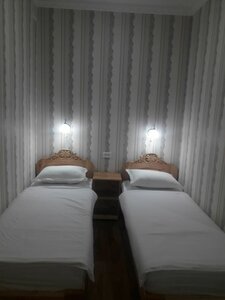 Allanazar Ata Hotel (Boltayev ko'chasi No:22, Khiva), otel  Hive'den