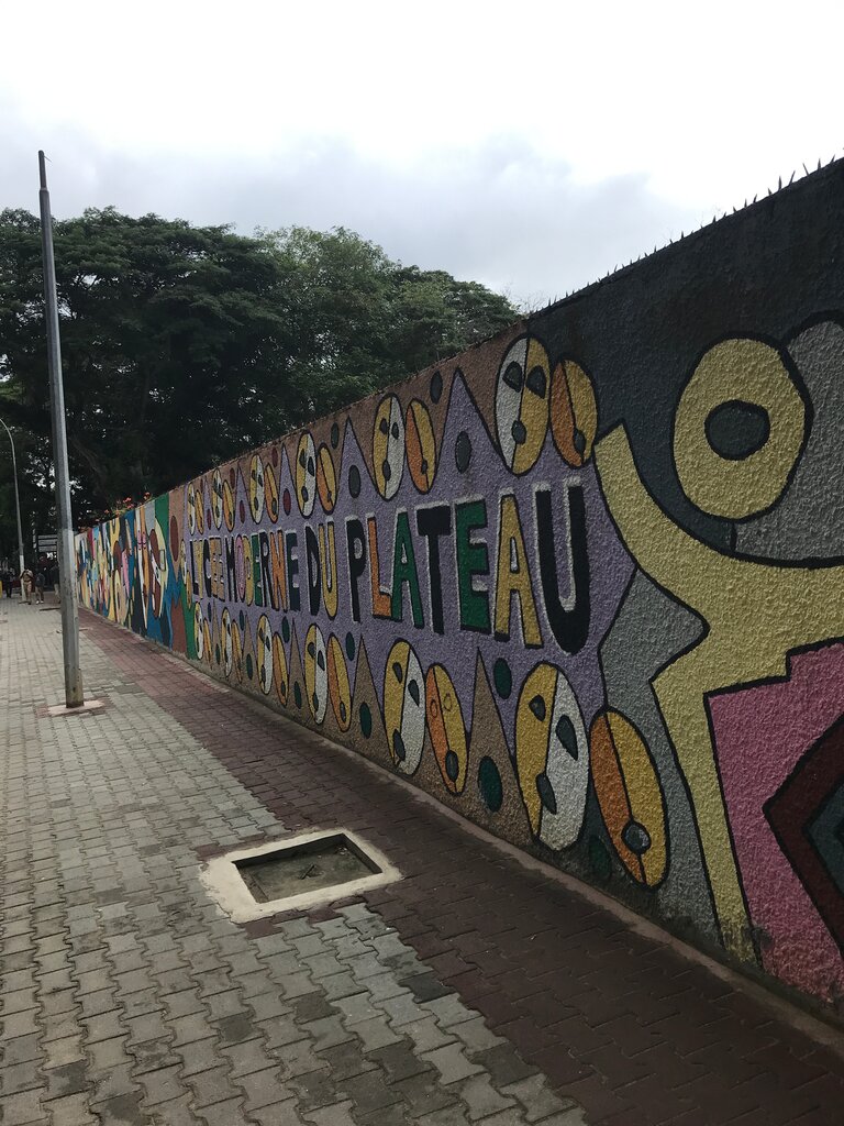 Ortaokul Lycée moderne du plateau, Abican, foto