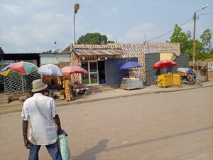 Boulangerie Bonne Chance (Brazzaville, Commune de Madibu, Avenue Fulbert Youlou), ekmek fırını  Brazzaville'den