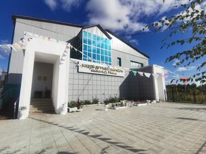 Müzeler ve sanat galerileri Музей Дружбы народов им. К.Д. Уткина, Nyurba, foto