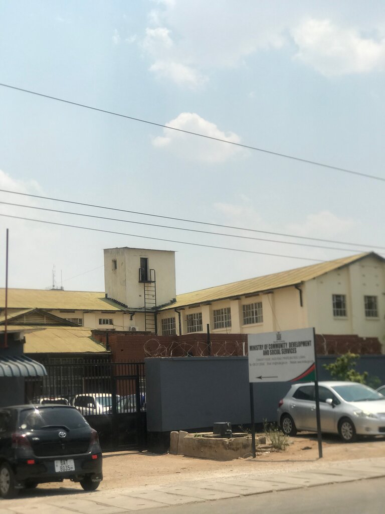 Devlet kurumları ve bakanlıklar Ministry of Community Development And Social Services, Lusaka, foto