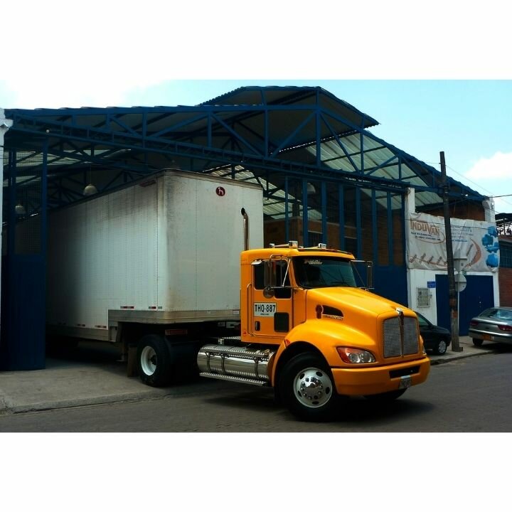 Otomobil servisi Induvan, Bogota, foto