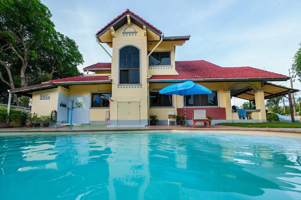 Otel Yellow Villa With Pool In Rawai, Phuket Eyaleti, foto