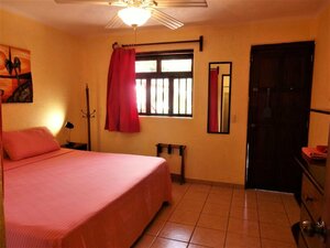 Hotelito Swiss Oasis (Oaxaca, Puerto Escondido), otel  Puerto Escondido'dan