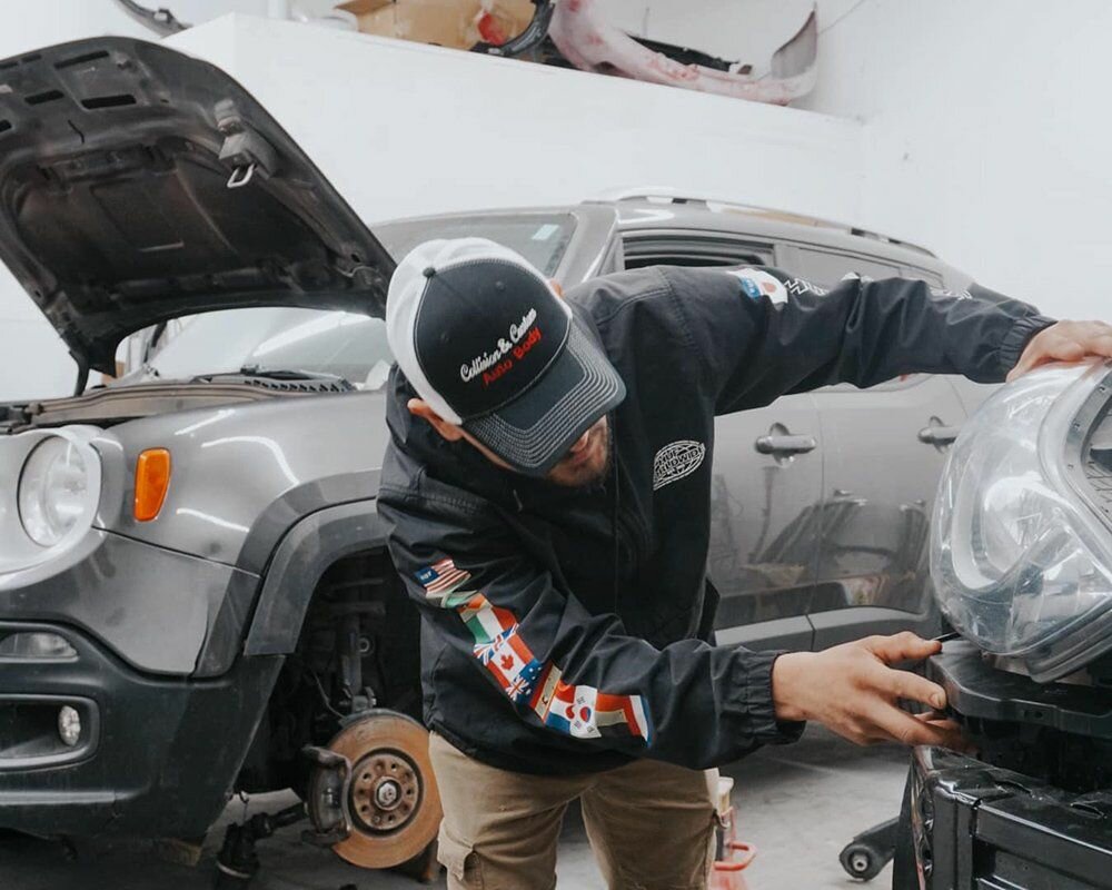 Otomobil camları Collision & Custom Auto Body, Hermiston, foto