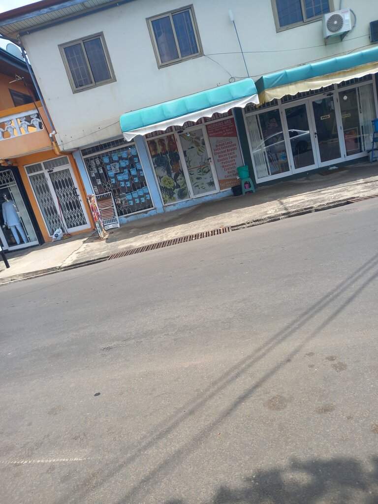 Güzellik salonu Berta, Akra, foto