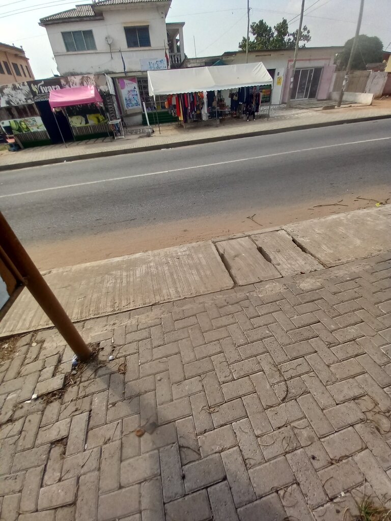 Giyim mağazası Ruddles, Akra, foto
