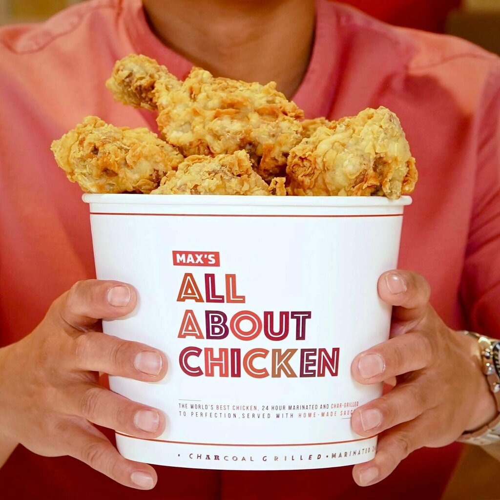 Fast food Max's All About Chicken, Dubai, foto