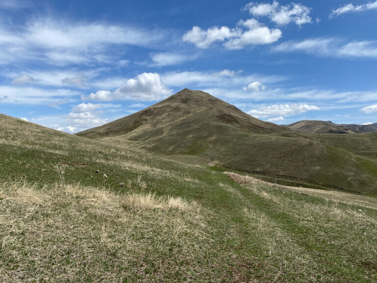Dağ zirvesi Cicqar, Şirak, foto