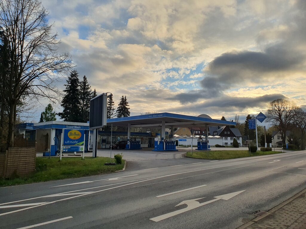 Benzin istasyonu Aral, Freiberg, foto