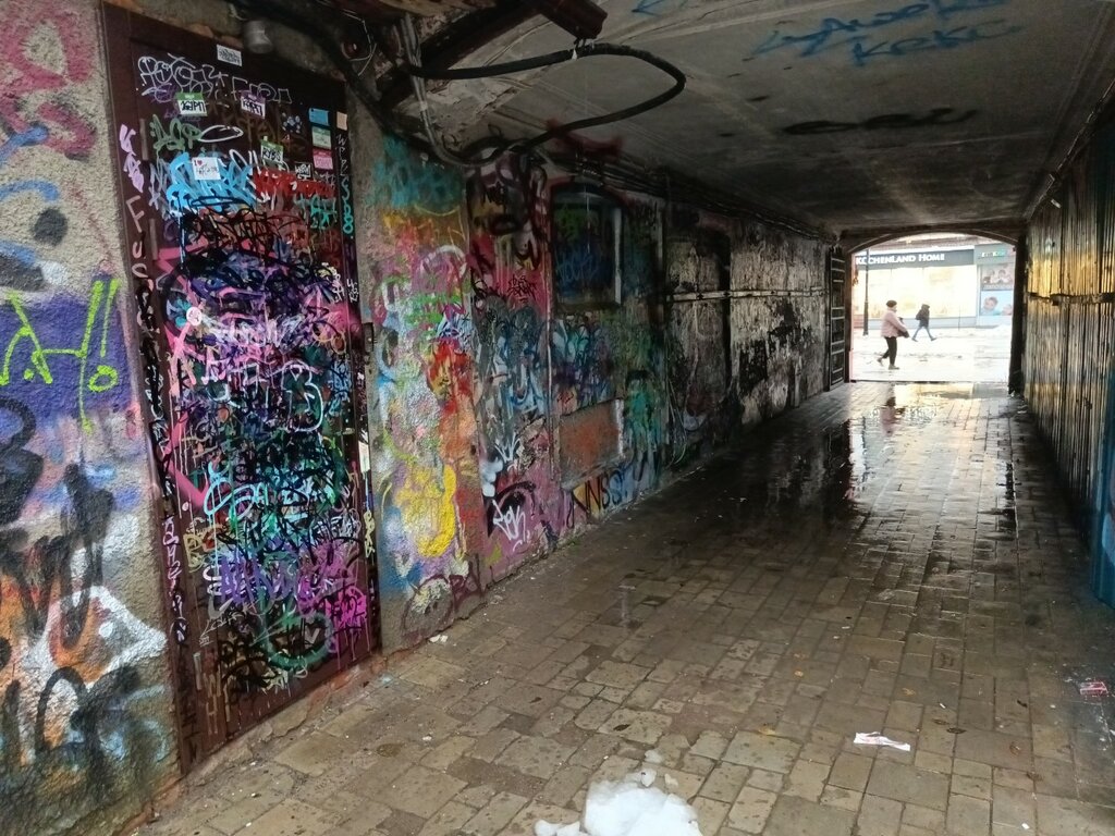 Sokak sanatı Граффити-двор, Saratov, foto