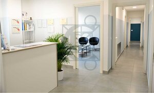 Centro di Fisiochinesiterapia G. Bertolotti (Lombardy, la città di Pavia, Via Franchi Giacomo), tıp merkezleri ve klinikler  Pavia'dan