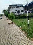 Ghana National Holding Center (Greater Accra Region, City of Accra, Osu Klottey, Ministerial Area), kozmetik ve parfümeri mağazaları  Akra'dan