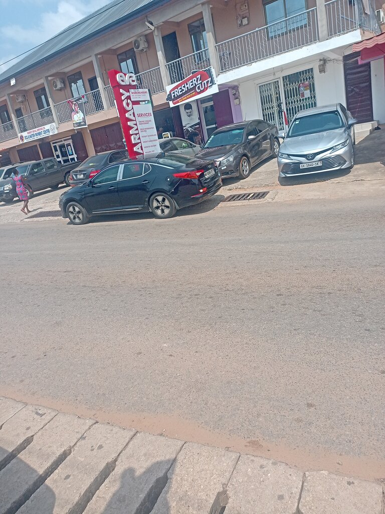 Kuaförler Fresherz Cutz, Akra, foto