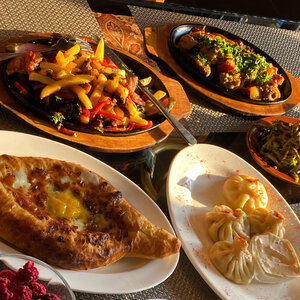 Melnitsa (Demerjipa Street No:45A), restoran  Gagra'dan