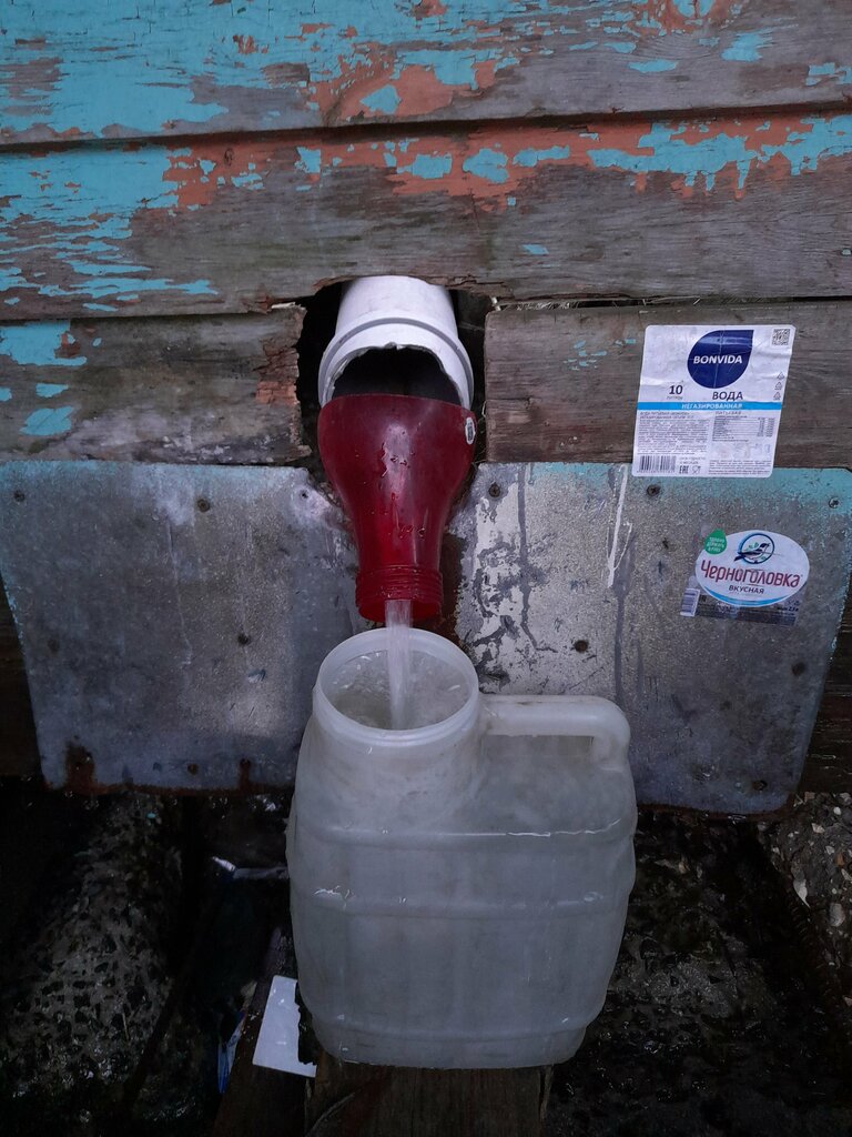 Pınar, çay Spring, stream, Murmanskaya oblastı, foto