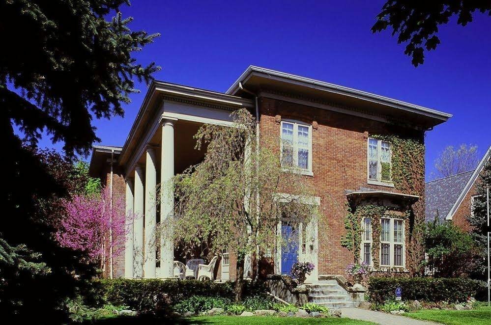 Otel The Queen's Residence, Ypsilanti, foto