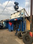 Vulga (Brazzaville, Commune de Bacongo, Avenue des Trois Francs), otomobil kliması firmaları  Brazzaville'den