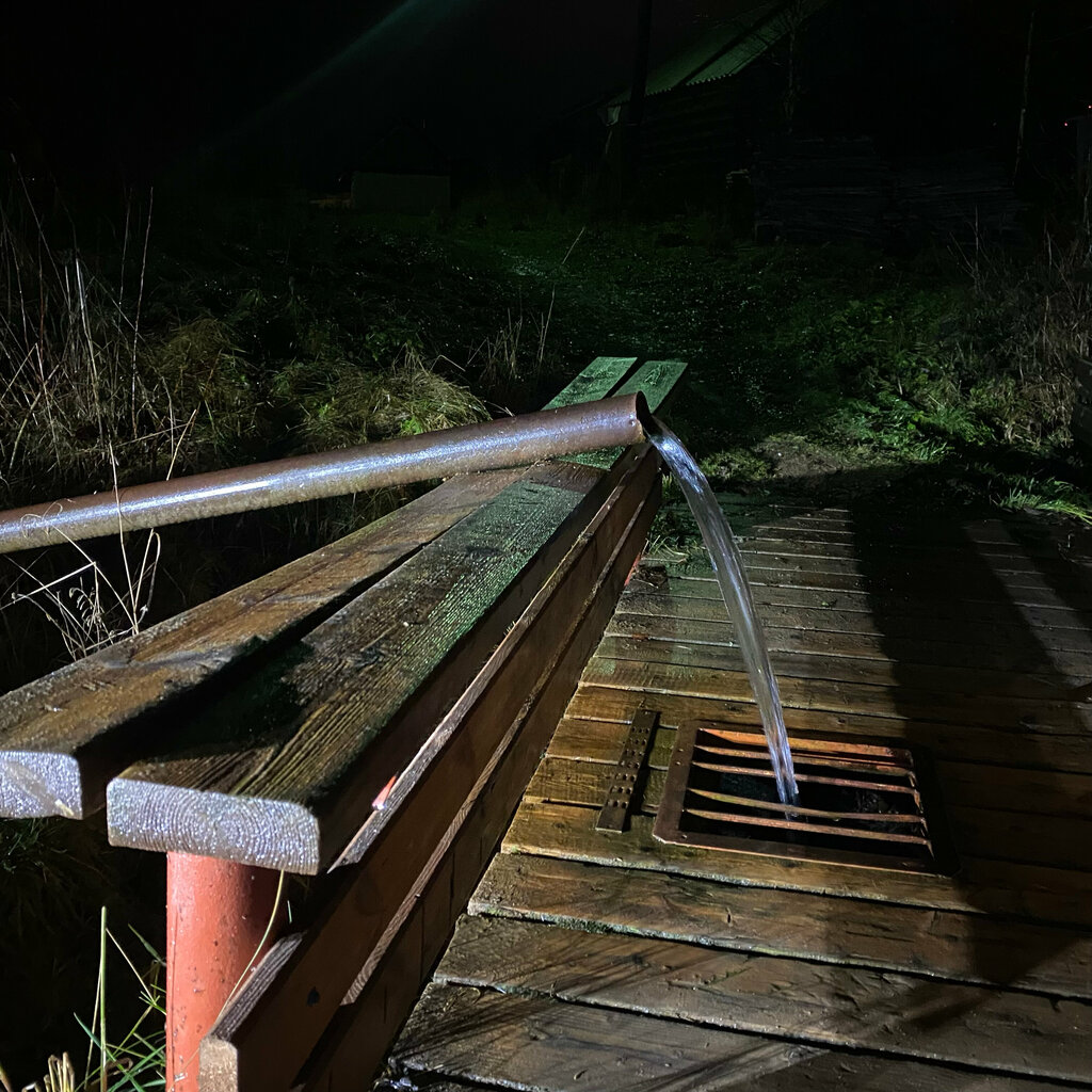 Pınar, çay Spring, stream, Saint‑Petersburg ve Leningradskaya oblastı, foto