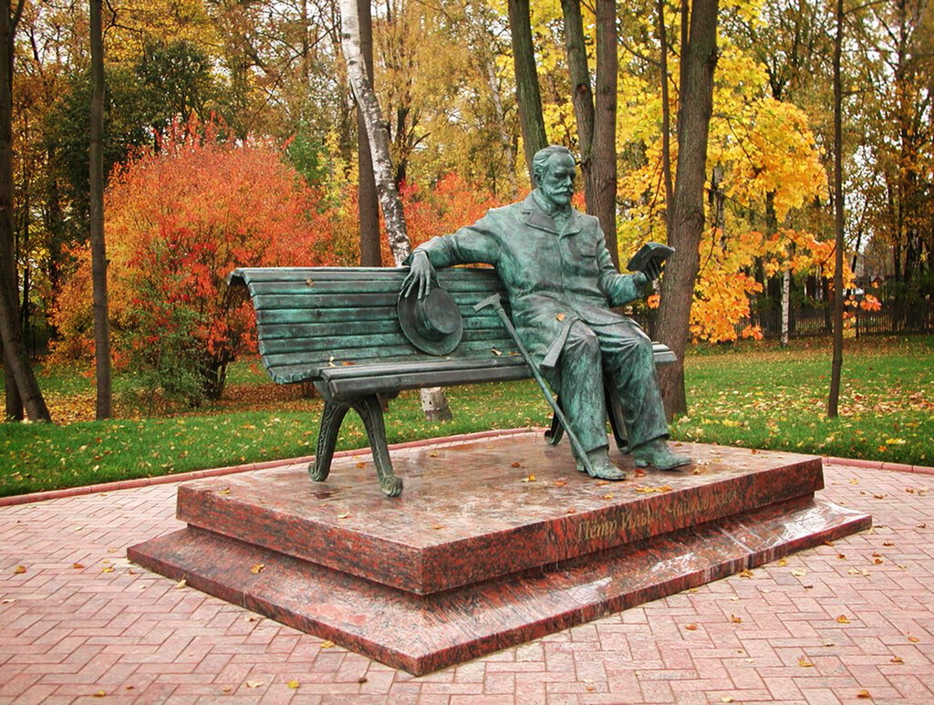 Anıt, heykel Пётр Ильич Чайковский, Klin, foto