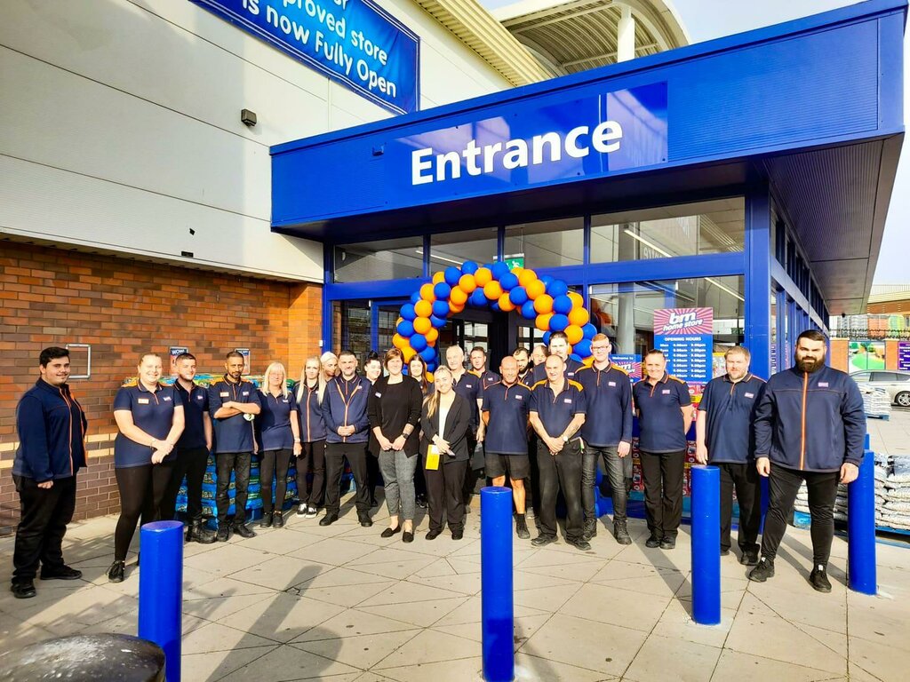 Şans oyunları B&m Home Store with Garden Centre, İngiltere, foto